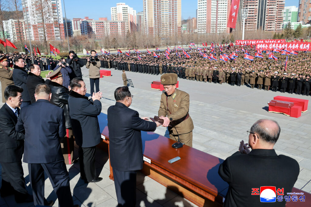 Party and State Commendations Conferred on Soldier-builders and Youth ...